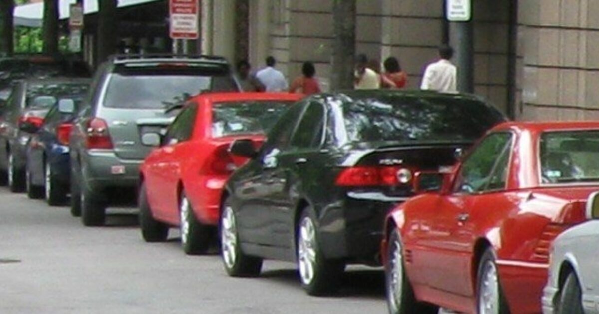 Parallel Parking in 6 Easy Steps | Go Auto